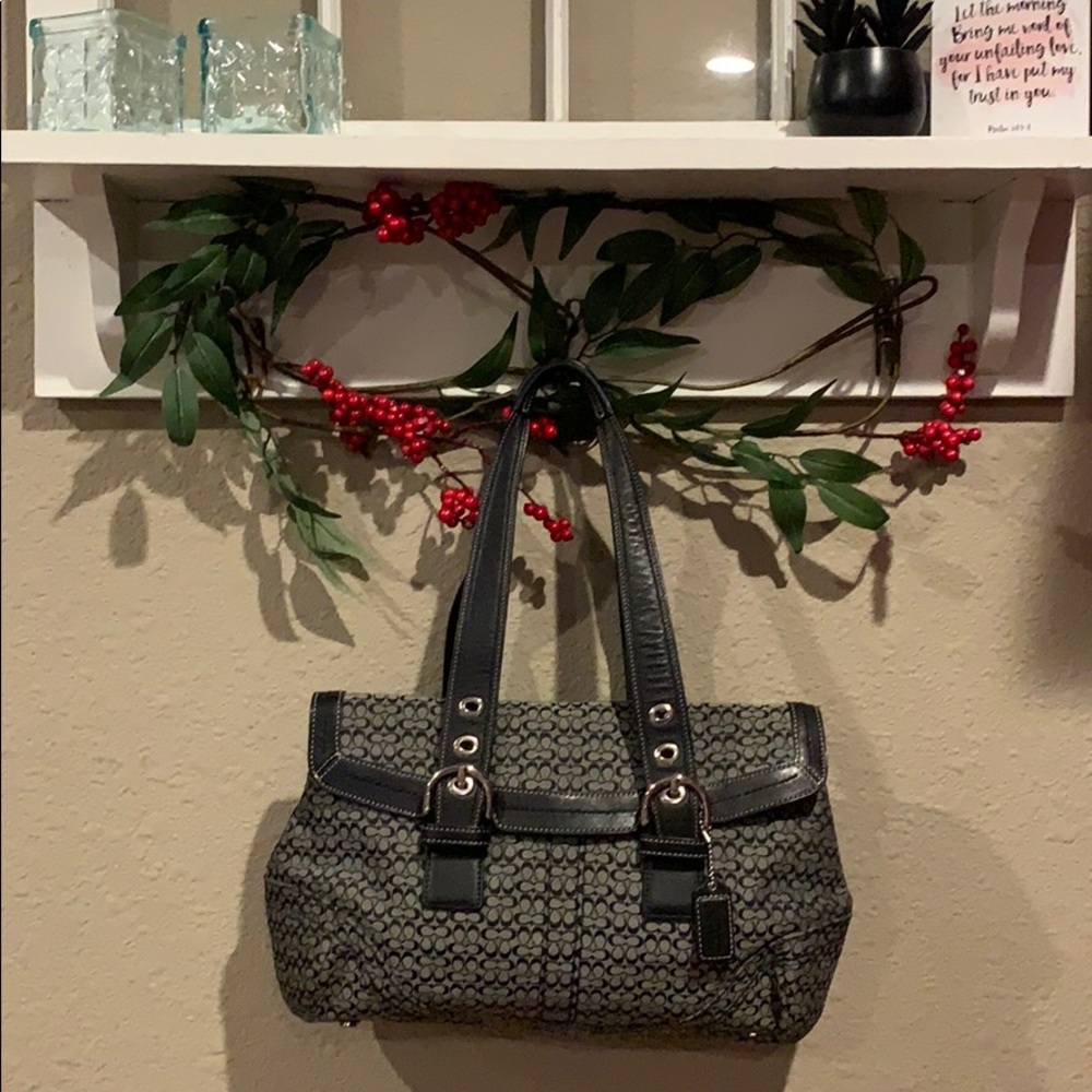 Coach Signature Purse - Gem